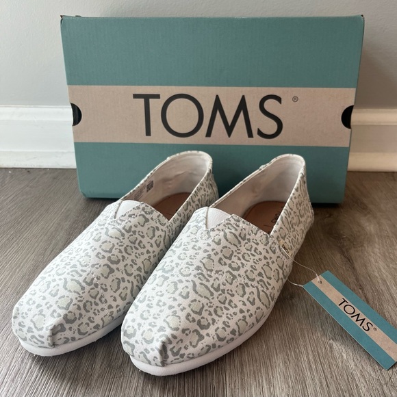 Toms | Shoes | White Toms | Poshmark